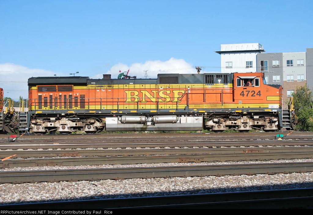BNSF 4724